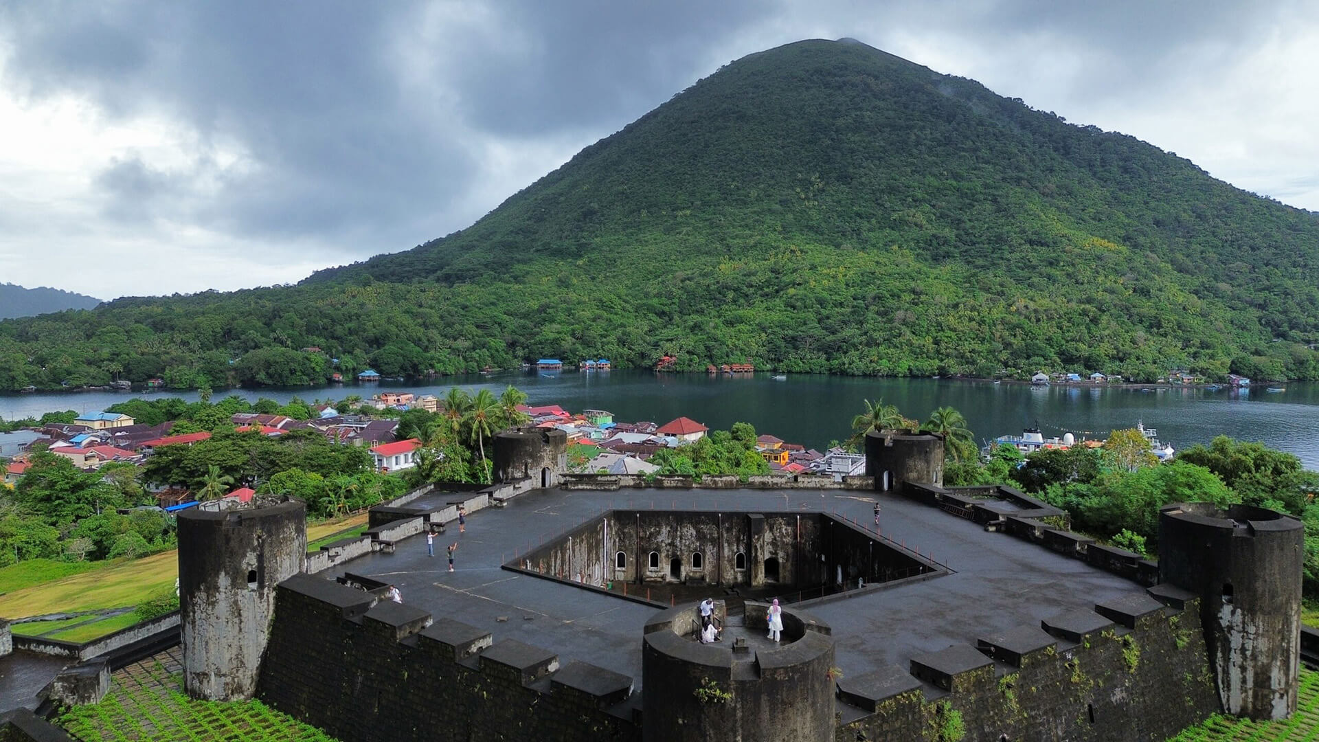Essential Travel Tips for Exploring Remote Indonesia